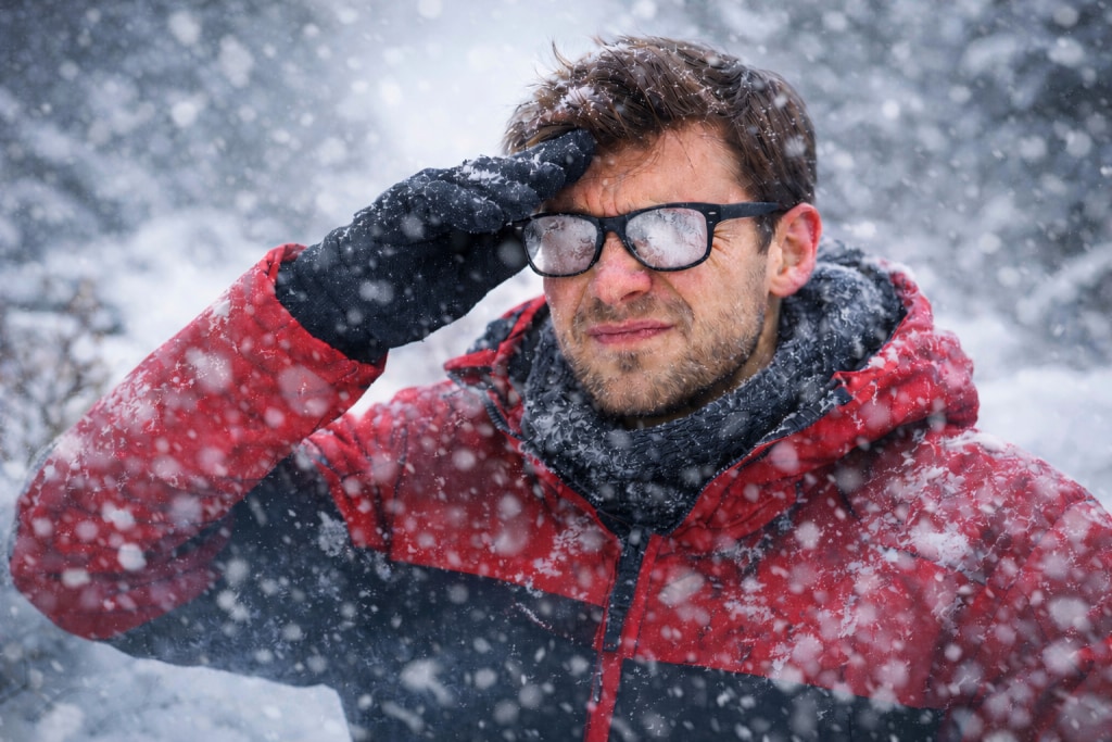 Contacts or Glasses in Snowy Conditions: What US Wearers Should Know ...